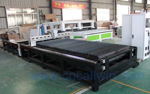 Exchange worktable fiber laser cutter with full cover Good Service