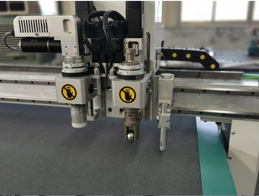 Flatbed Cnc Plotter Cutting Machine With Oscillating Knife - ALLWIN CNC ...